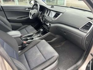 Hyundai Tucson 2016 in Klaipeda, with an engine capacity of 1.60 L and mileage of 147 thousand km for 13500 €, photo 25 on AUTOMOTO.COM.LV