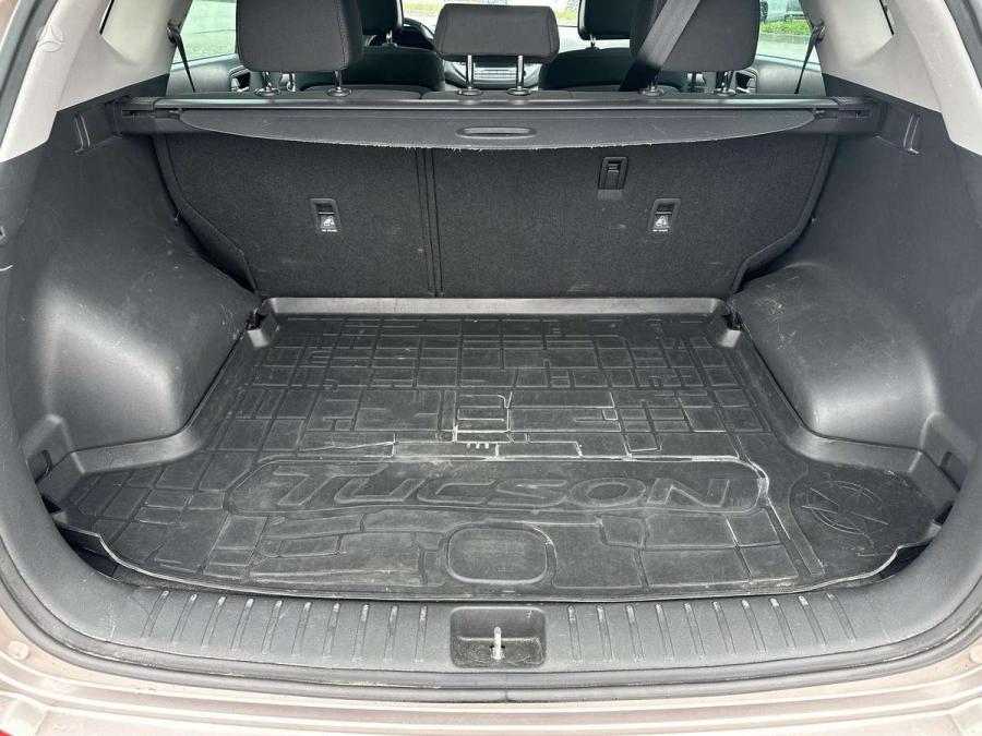 Hyundai Tucson 2016 in Klaipeda, with an engine capacity of 1.60 L and mileage of 147 thousand km for 13500 €, photo 27 on AUTOMOTO.COM.LV