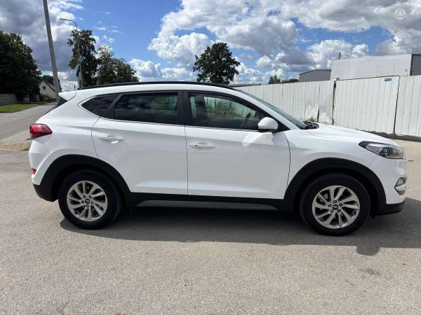 Hyundai Tucson 2016 in Taurage, with an engine capacity of 1.69 L and mileage of 191 thousand km for 9300 €, photo 5 on AUTOMOTO.COM.LV