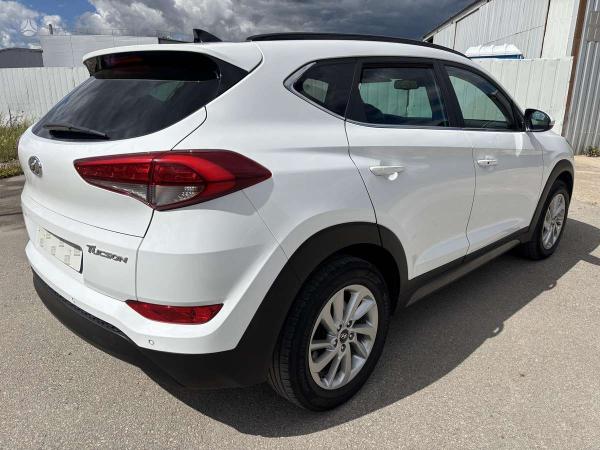 Hyundai Tucson 2016 in Taurage, with an engine capacity of 1.69 L and mileage of 191 thousand km for 9300 €, photo 6 on AUTOMOTO.COM.LV