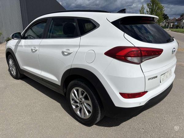 Hyundai Tucson 2016 in Taurage, with an engine capacity of 1.69 L and mileage of 191 thousand km for 9300 €, photo 7 on AUTOMOTO.COM.LV