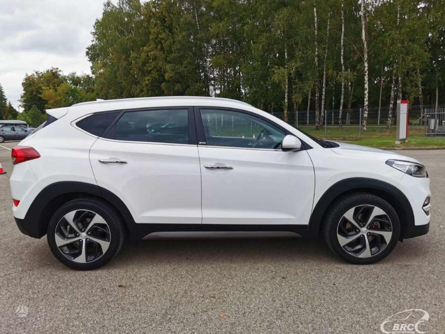 Hyundai Tucson 2016 in Vilnius, with an engine capacity of 1.69 L and mileage of 194 thousand km for 7500 €, photo 5 on AUTOMOTO.COM.LV