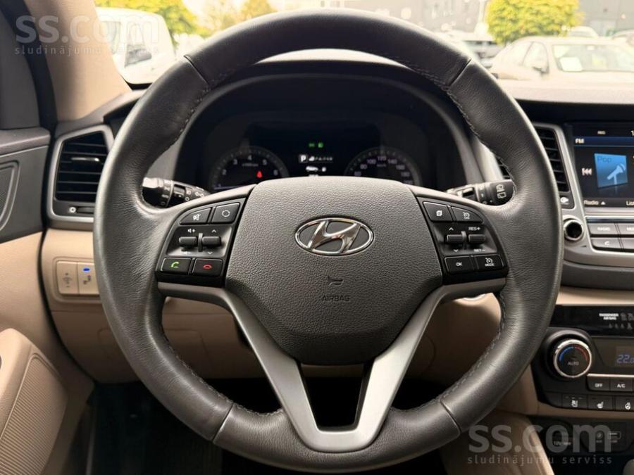 Hyundai Tucson 2016 in Riga, with an engine capacity of 1.60 L and mileage of 184 thousand km for 11990 €, photo 11 on AUTOMOTO.COM.LV