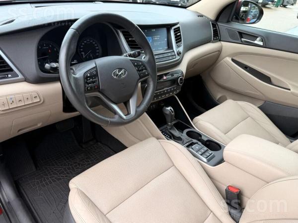 Hyundai Tucson 2016 RÄ«ga vietnÄ Hyundai Tucson 2016 RÄ«ga, ar dzinÄja tilpumu 1.60 L un nobraukumu 184 tÅ«kst. km par 11990 ā¬, foto 8 vietnÄ AUTOMOTO.COM.LV