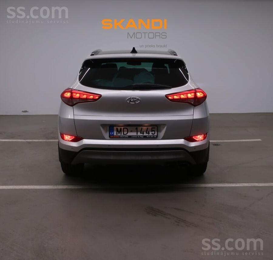Hyundai Tucson 2017 in Riga, with an engine capacity of 1.60 L and mileage of 178 thousand km for 15790 €, photo 5 on AUTOMOTO.COM.LV
