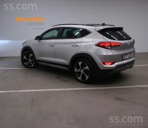 Hyundai Tucson 2017 in Riga, with an engine capacity of 1.60 L and mileage of 178 thousand km for 15790 €, photo 6 on AUTOMOTO.COM.LV