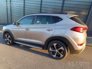 Hyundai Tucson 2017 Liepāja, ar dzinēja tilpumu 2.00 L un nobraukumu 99 tūkst. km par 14000 €, foto 5 vietnē AUTOMOTO.COM.LV