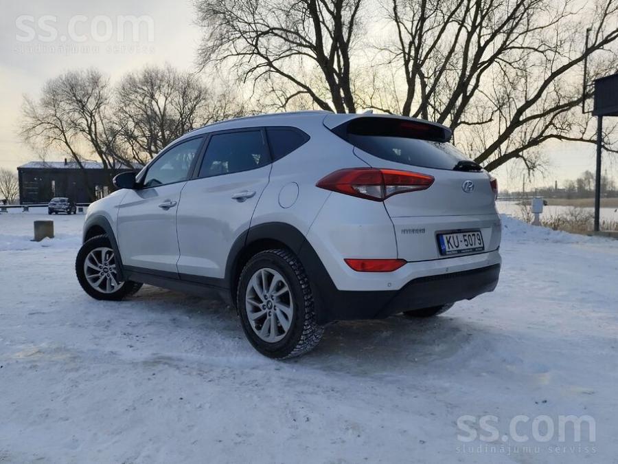 Hyundai Tucson 2017 in Liepaja, with an engine capacity of 1.60 L and mileage of 130 thousand km for 11900 €, photo 2 on AUTOMOTO.COM.LV