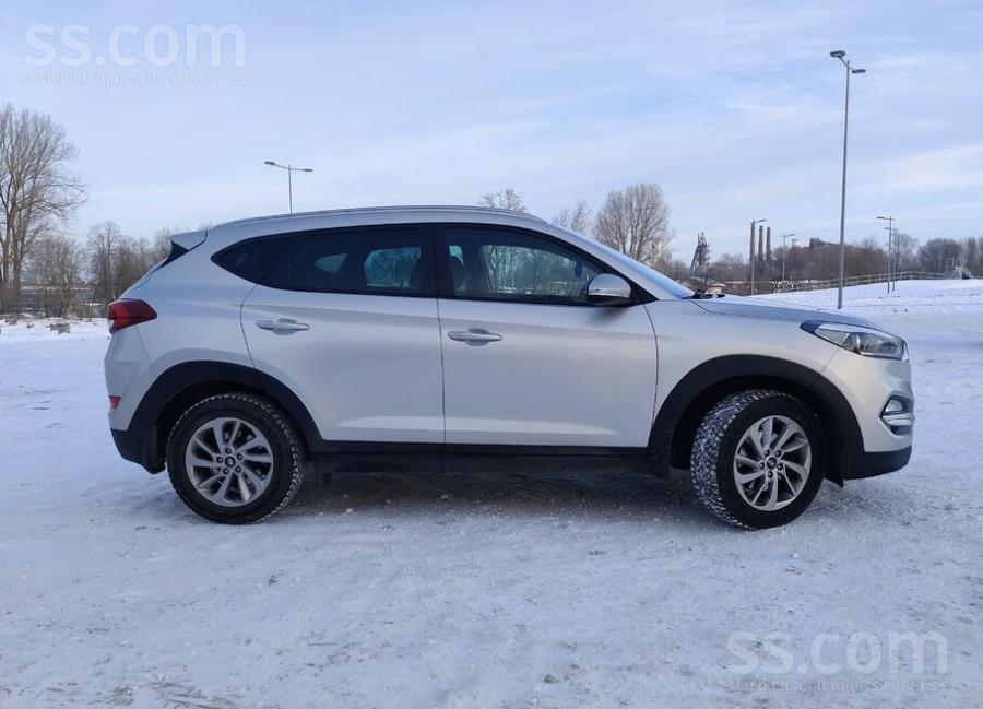 Hyundai Tucson 2017 in Liepaja, with an engine capacity of 1.60 L and mileage of 130 thousand km for 11900 €, photo 3 on AUTOMOTO.COM.LV