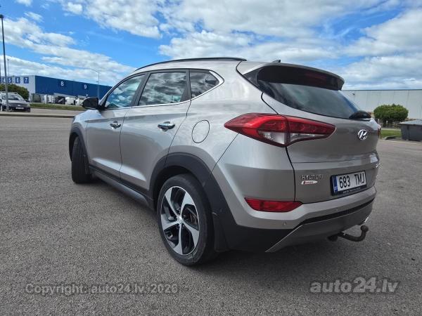 Hyundai Tucson 2017 in Tallinn, with an engine capacity of 2.00 L and mileage of 242 thousand km for 11900 €, photo 5 on AUTOMOTO.COM.LV
