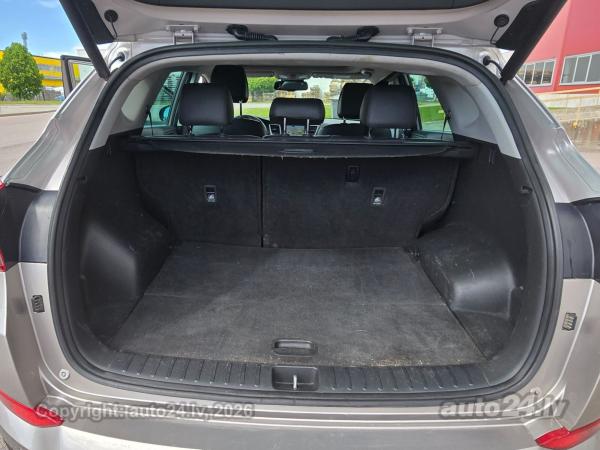 Hyundai Tucson 2017 in Tallinn, with an engine capacity of 2.00 L and mileage of 242 thousand km for 11900 €, photo 7 on AUTOMOTO.COM.LV