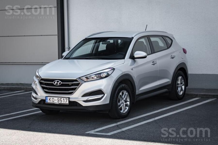 Hyundai Tucson 2017 in Riga, with an engine capacity of 1.70 L and mileage of 216 thousand km for 11950 €, photo 1 on AUTOMOTO.COM.LV