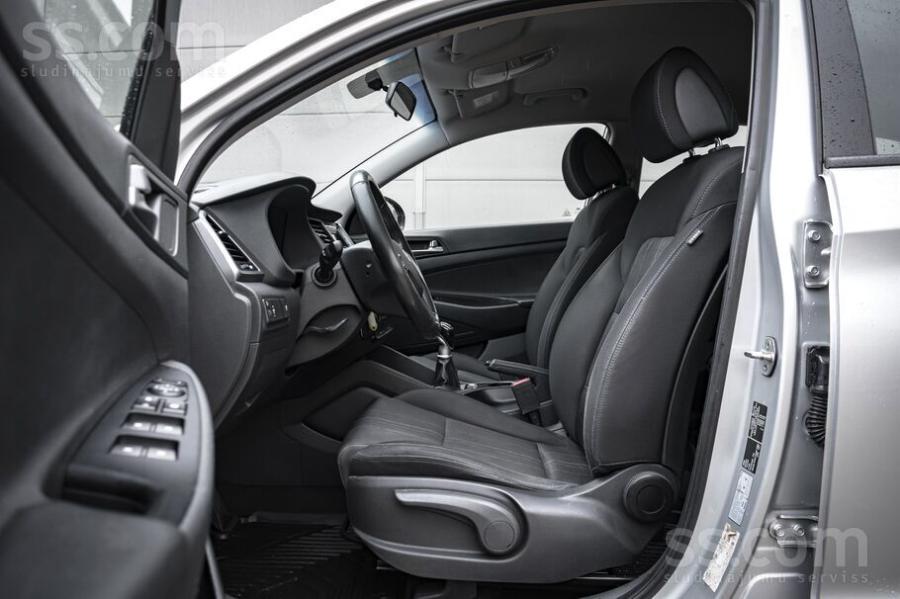 Hyundai Tucson 2017 in Riga, with an engine capacity of 1.70 L and mileage of 216 thousand km for 11950 €, photo 10 on AUTOMOTO.COM.LV