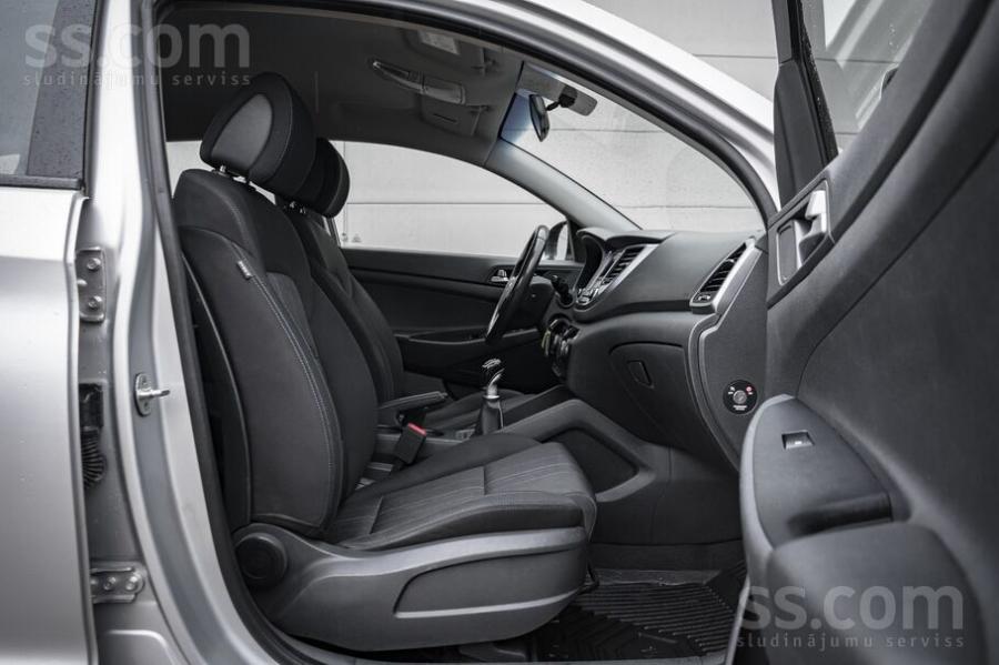 Hyundai Tucson 2017 in Riga, with an engine capacity of 1.70 L and mileage of 216 thousand km for 11950 €, photo 11 on AUTOMOTO.COM.LV