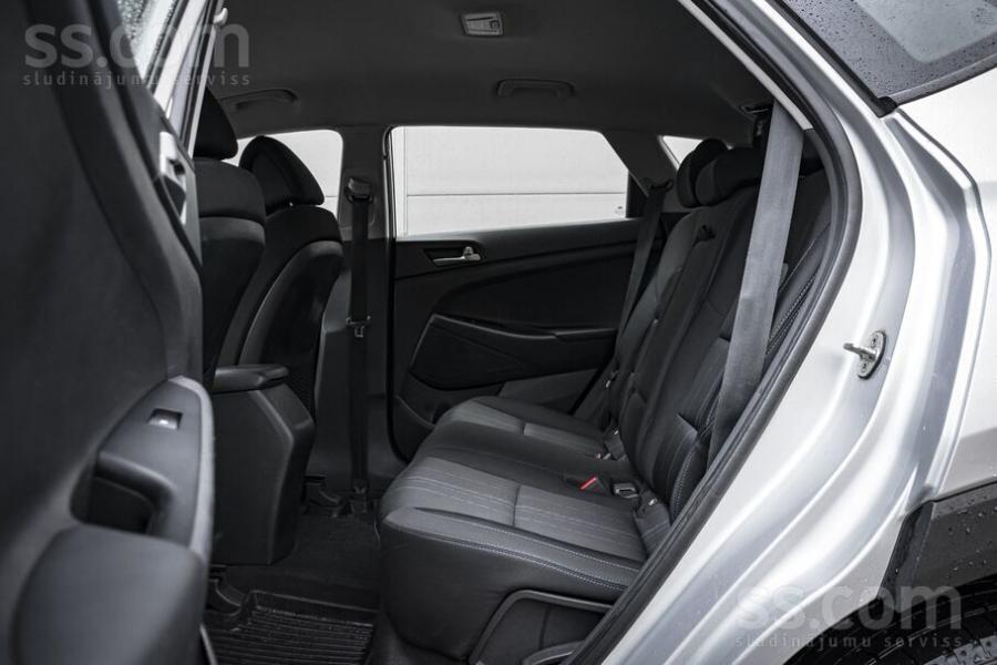 Hyundai Tucson 2017 in Riga, with an engine capacity of 1.70 L and mileage of 216 thousand km for 11950 €, photo 12 on AUTOMOTO.COM.LV