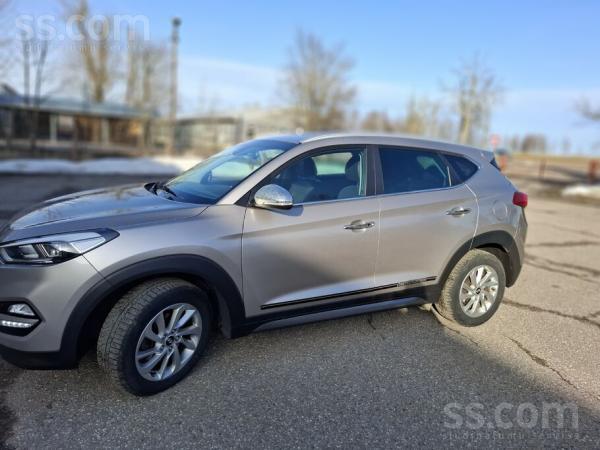 Hyundai Tucson 2017 in Riga, with an engine capacity of 2.00 L and mileage of 144 thousand km for 12000 €, photo 7 on AUTOMOTO.COM.LV