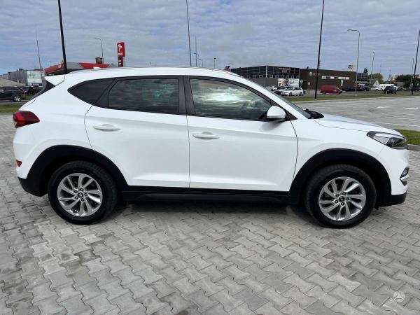 Hyundai Tucson 2017 in Taurage, with an engine capacity of 1.69 L and mileage of 197 thousand km for 10700 €, photo 4 on AUTOMOTO.COM.LV