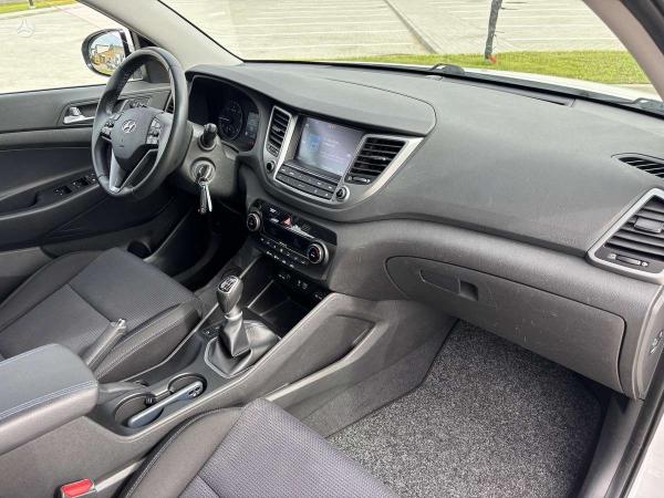 Hyundai Tucson 2017 in Taurage, with an engine capacity of 1.69 L and mileage of 197 thousand km for 10700 €, photo 10 on AUTOMOTO.COM.LV