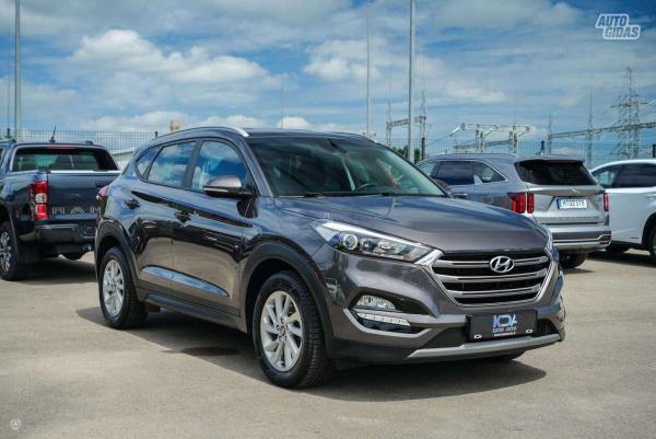 Hyundai Tucson 2017 in Kaunas, with an engine capacity of 1.60 L and mileage of 200 thousand km for 13250 €, photo 1 on AUTOMOTO.COM.LV