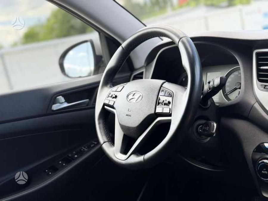 Hyundai Tucson 2017 in Siauliai, with an engine capacity of 1.69 L and mileage of 211 thousand km for 14450 €, photo 22 on AUTOMOTO.COM.LV