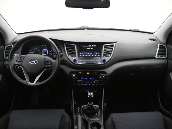 Hyundai Tucson 2018 in Vilnius, with an engine capacity of 1.60 L and mileage of 142 thousand km for 13399 €, photo 2 on AUTOMOTO.COM.LV