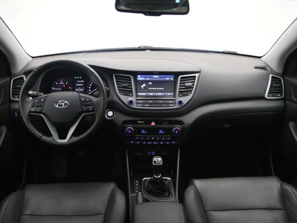 Hyundai Tucson 2018 in Vilnius, with an engine capacity of 2.00 L and mileage of 132 thousand km for 15199 €, photo 2 on AUTOMOTO.COM.LV
