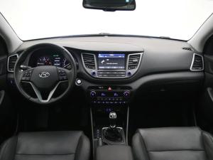 Hyundai Tucson 2018 in Vilnius, with an engine capacity of 2.00 L and mileage of 132 thousand km for 15199 €, photo 2 on AUTOMOTO.COM.LV