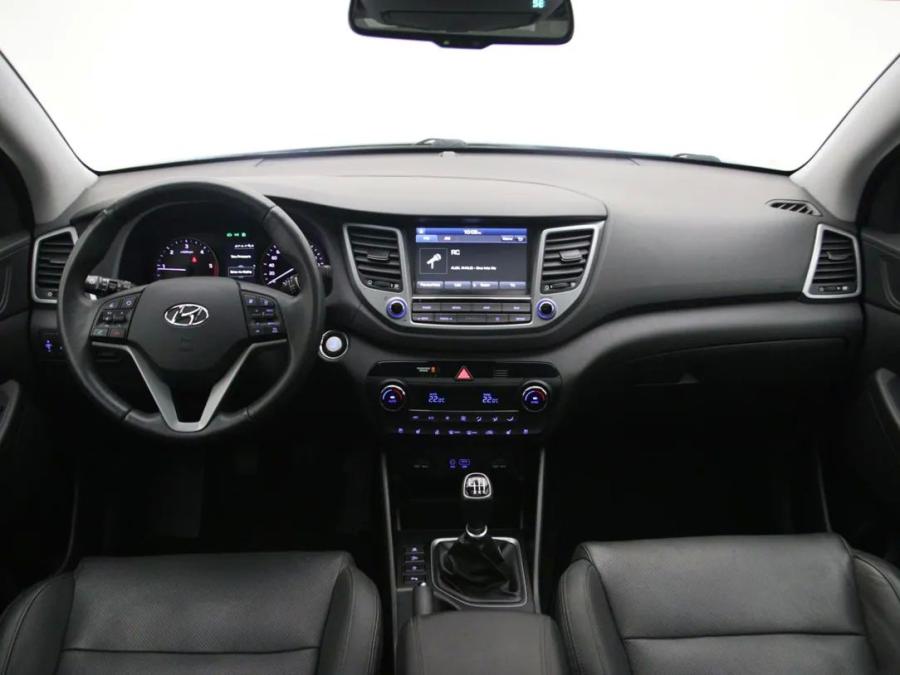 Hyundai Tucson 2018 in Vilnius, with an engine capacity of 2.00 L and mileage of 132 thousand km for 15199 €, photo 2 on AUTOMOTO.COM.LV