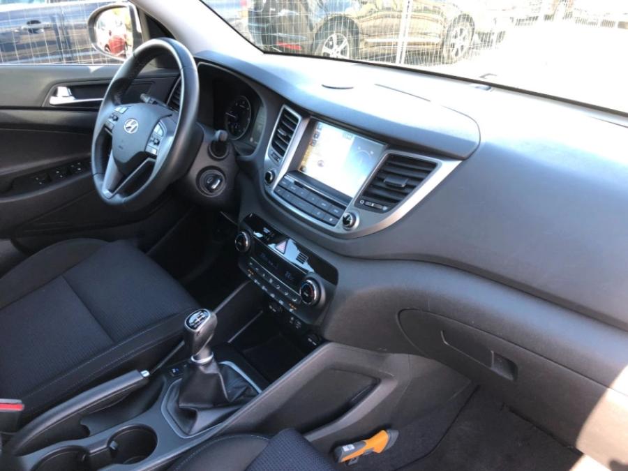 Hyundai Tucson 2018 in Riga, with an engine capacity of 1.70 L and mileage of 269 thousand km for 12950 €, photo 9 on AUTOMOTO.COM.LV