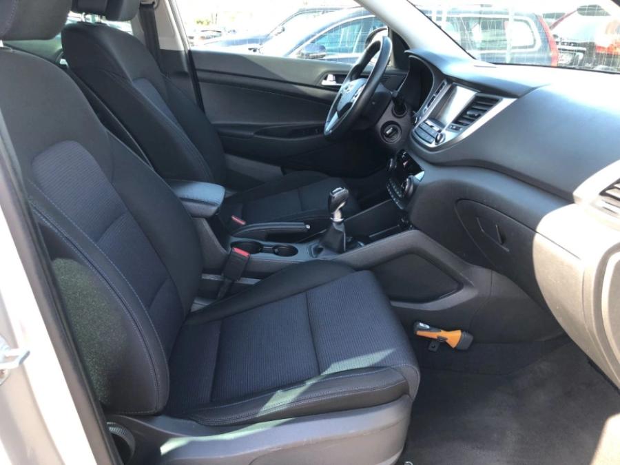 Hyundai Tucson 2018 in Riga, with an engine capacity of 1.70 L and mileage of 269 thousand km for 12950 €, photo 11 on AUTOMOTO.COM.LV