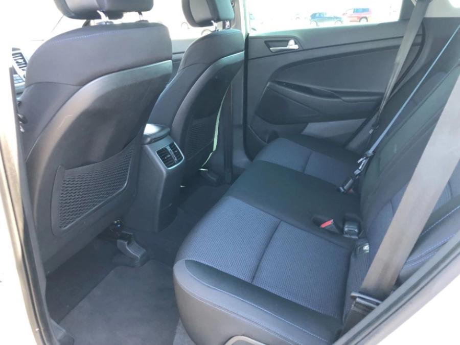 Hyundai Tucson 2018 in Riga, with an engine capacity of 1.70 L and mileage of 269 thousand km for 12950 €, photo 12 on AUTOMOTO.COM.LV