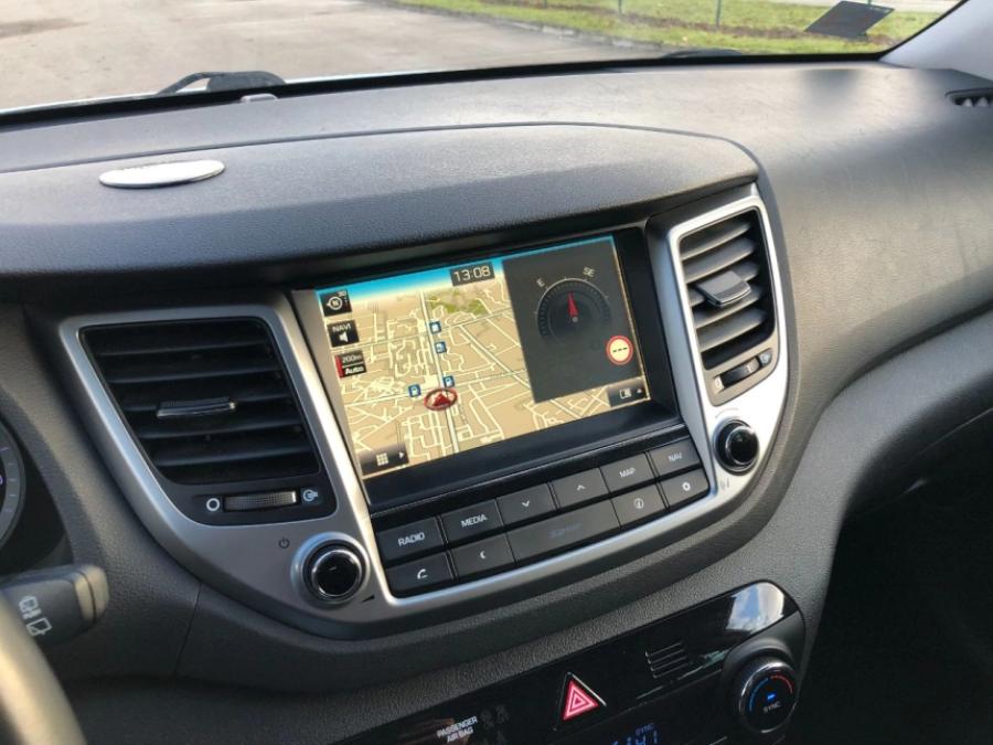 Hyundai Tucson 2018 in Riga, with an engine capacity of 1.70 L and mileage of 269 thousand km for 12950 €, photo 15 on AUTOMOTO.COM.LV