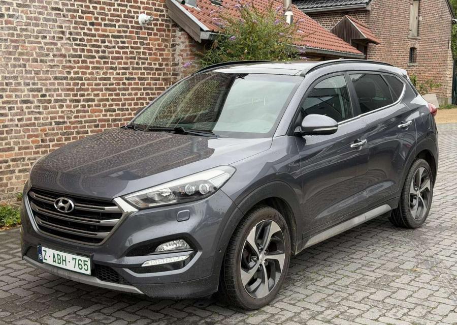 Hyundai Tucson 2018 in Kaunas, with an engine capacity of 1.69 L and mileage of 269 thousand km for 11990 €, photo 3 on AUTOMOTO.COM.LV