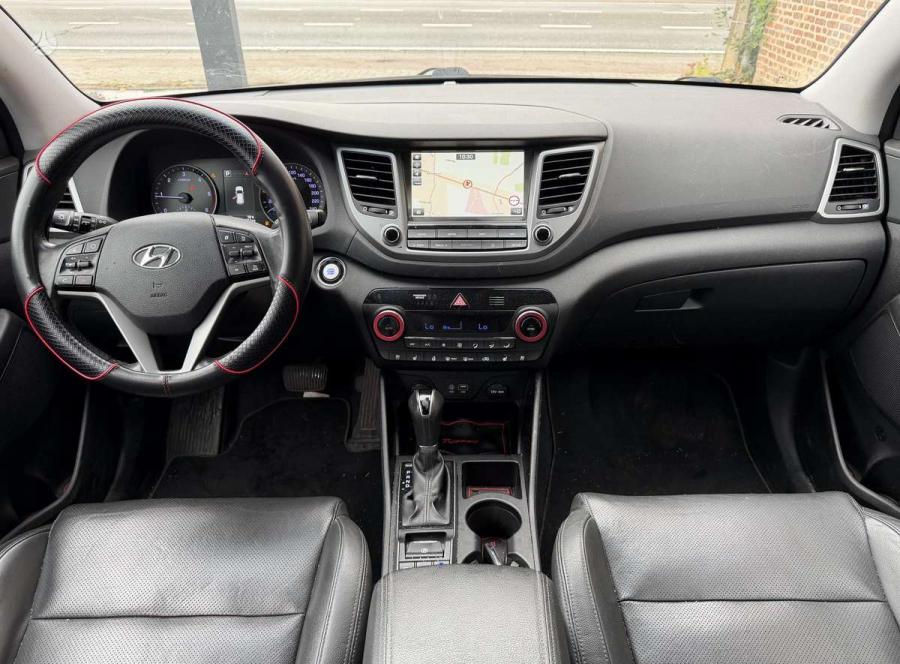 Hyundai Tucson 2018 in Kaunas, with an engine capacity of 1.69 L and mileage of 269 thousand km for 11990 €, photo 12 on AUTOMOTO.COM.LV
