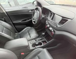 Hyundai Tucson 2018 in Kaunas, with an engine capacity of 1.69 L and mileage of 269 thousand km for 11990 €, photo 14 on AUTOMOTO.COM.LV