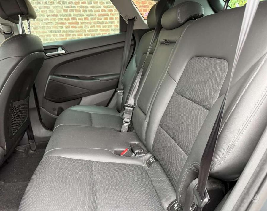 Hyundai Tucson 2018 in Kaunas, with an engine capacity of 1.69 L and mileage of 269 thousand km for 11990 €, photo 16 on AUTOMOTO.COM.LV