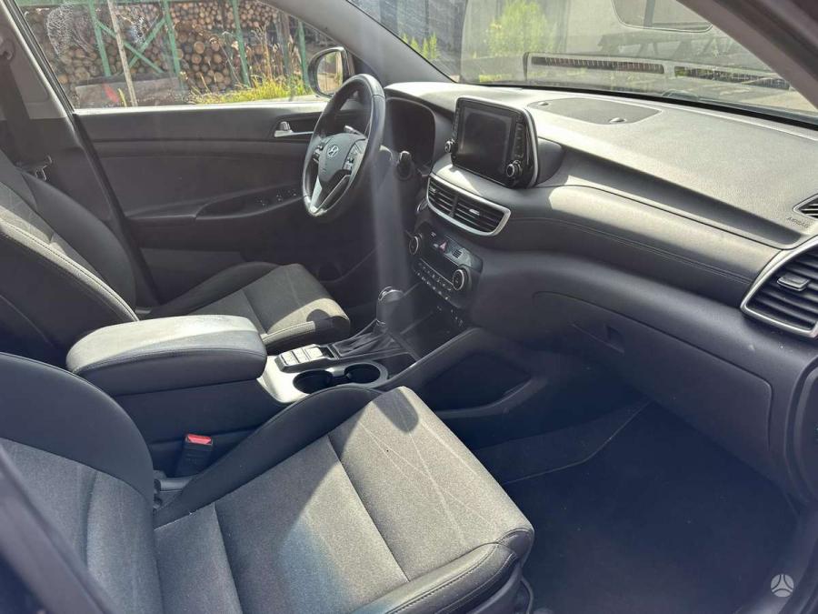 Hyundai Tucson 2019 in Taurage, with an engine capacity of 1.60 L and mileage of 127 thousand km for 8600 €, photo 11 on AUTOMOTO.COM.LV