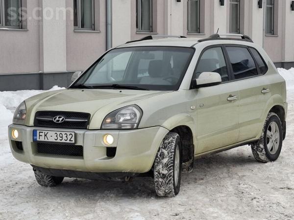 Zaļš Hyundai Tucson 2005 Saldus, ar dzinēja tilpumu 2.00 L un nobraukumu 217 tūkst. km par 1850 €, foto 1 vietnē AUTOMOTO.COM.LV