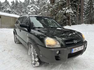 Zaļš Hyundai Tucson 2005 Viļņa, ar dzinēja tilpumu 1.99 L un nobraukumu 322 tūkst. km par 2900 €, foto 3 vietnē AUTOMOTO.COM.LV