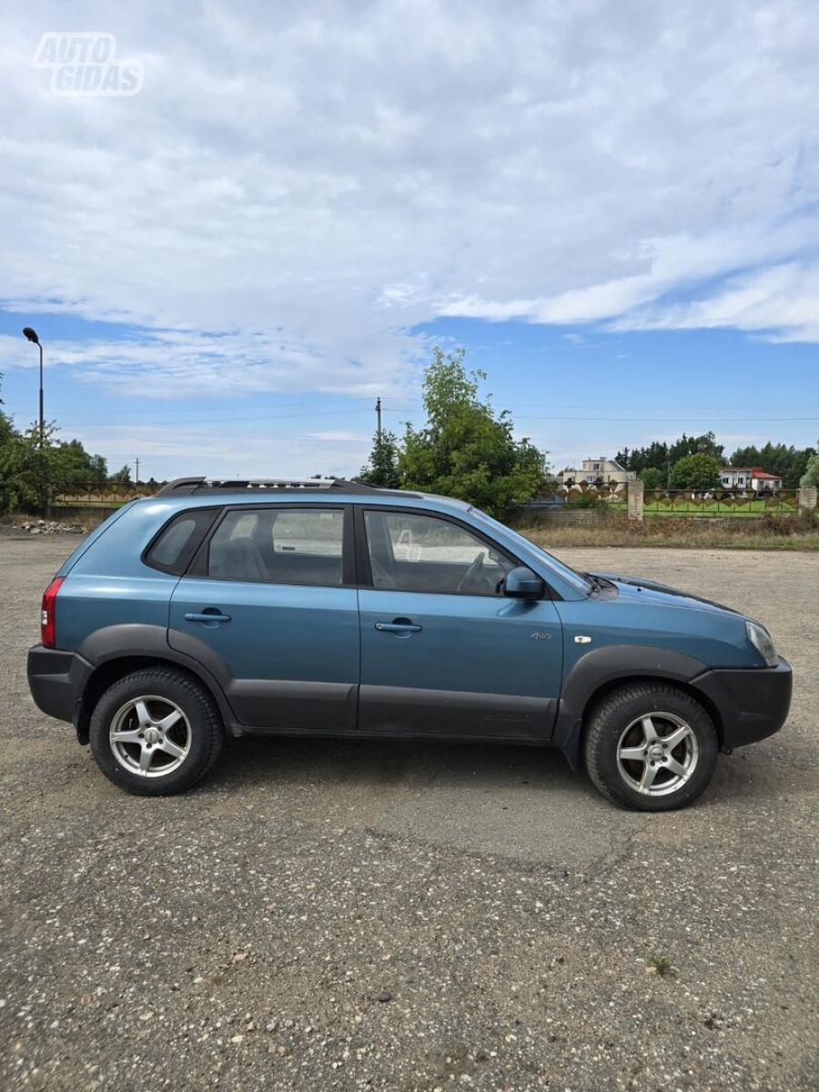 Zaļš Hyundai Tucson 2005 Kupiškis, ar dzinēja tilpumu 2.70 L un nobraukumu 293 tūkst. km par 2450 €, foto 3 vietnē AUTOMOTO.COM.LV