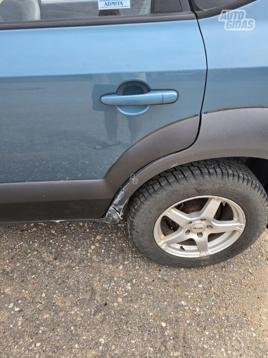 Zaļš Hyundai Tucson 2005 Kupiškis, ar dzinēja tilpumu 2.70 L un nobraukumu 293 tūkst. km par 2450 €, foto 10 vietnē AUTOMOTO.COM.LV