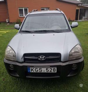 Green Hyundai Tucson 2006 in Druskininkai, with an engine capacity of 1.99 L and mileage of 290 thousand km for 2000 €, photo  on AUTOMOTO.COM.LV