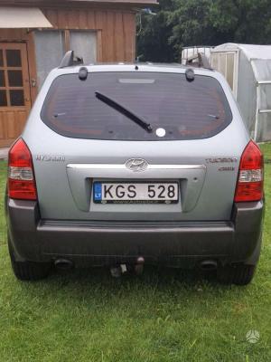 Green Hyundai Tucson 2006 in Druskininkai, with an engine capacity of 1.99 L and mileage of 290 thousand km for 2000 €, photo 3 on AUTOMOTO.COM.LV