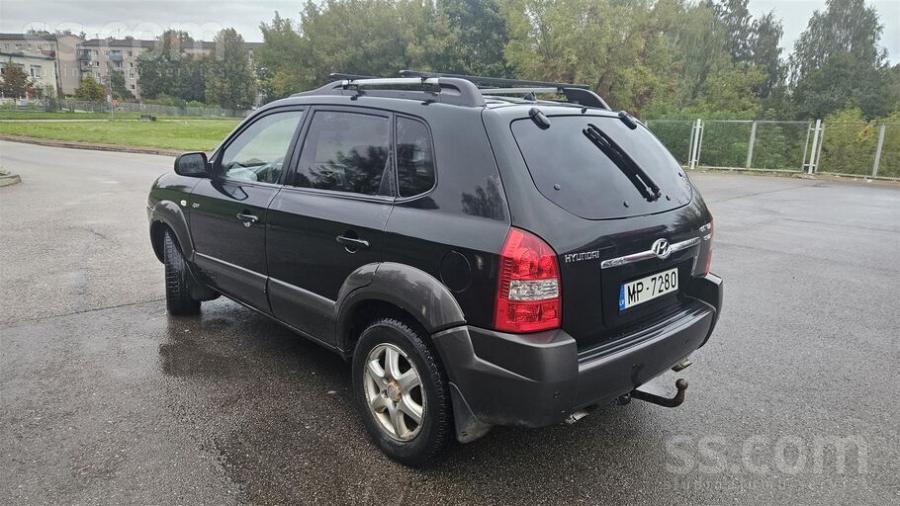 Zaļš Hyundai Tucson 2006 Jēkabpils, ar dzinēja tilpumu 2.00 L un nobraukumu 344 tūkst. km par 1400 €, foto 3 vietnē AUTOMOTO.COM.LV