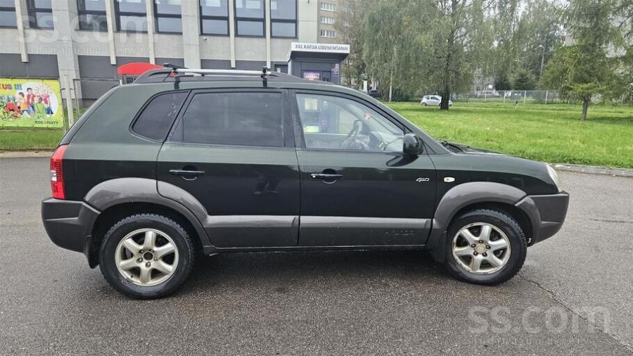 Zaļš Hyundai Tucson 2006 Jēkabpils, ar dzinēja tilpumu 2.00 L un nobraukumu 344 tūkst. km par 1400 €, foto 5 vietnē AUTOMOTO.COM.LV