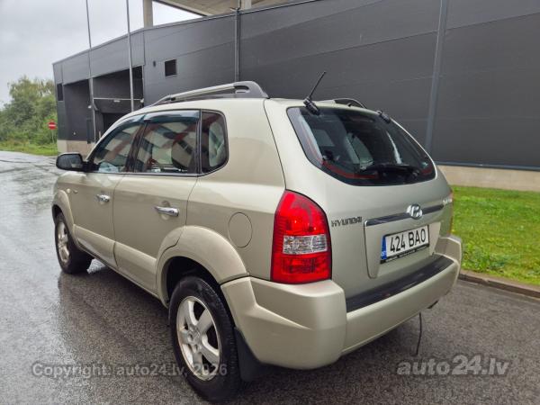 Green Hyundai Tucson 2007 in Tallinn, with an engine capacity of 2.00 L and mileage of 199 thousand km for 1999 €, photo 5 on AUTOMOTO.COM.LV