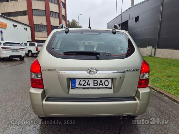 Green Hyundai Tucson 2007 in Tallinn, with an engine capacity of 2.00 L and mileage of 199 thousand km for 1999 €, photo 7 on AUTOMOTO.COM.LV