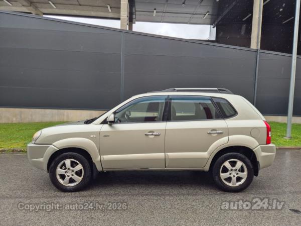 Green Hyundai Tucson 2007 in Tallinn, with an engine capacity of 2.00 L and mileage of 199 thousand km for 1999 €, photo 8 on AUTOMOTO.COM.LV