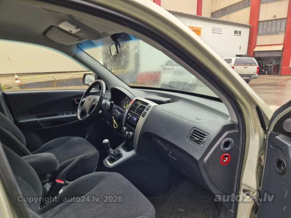 Green Hyundai Tucson 2007 in Tallinn, with an engine capacity of 2.00 L and mileage of 199 thousand km for 1999 €, photo 9 on AUTOMOTO.COM.LV