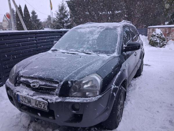 Zaļš Hyundai Tucson 2008 Kauņa, ar dzinēja tilpumu 1.99 L un nobraukumu 227 tūkst. km par 2400 €, foto 2 vietnē AUTOMOTO.COM.LV